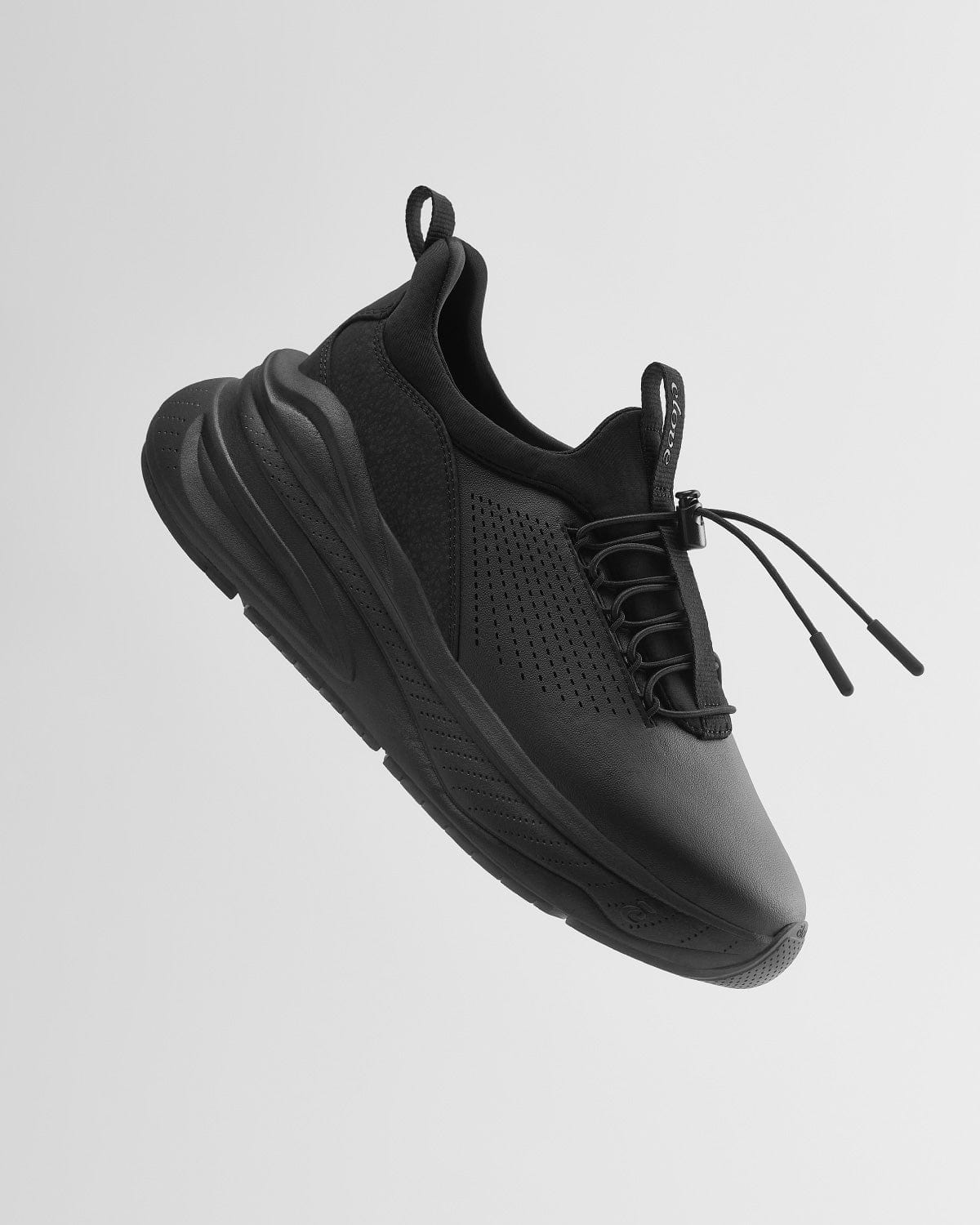 Women's Waterproof Black Sneakers | Clove